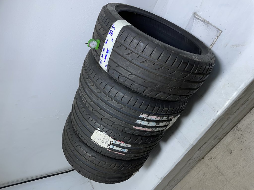 RIKEN UHP 235/40 R19 96Y ESTIVA